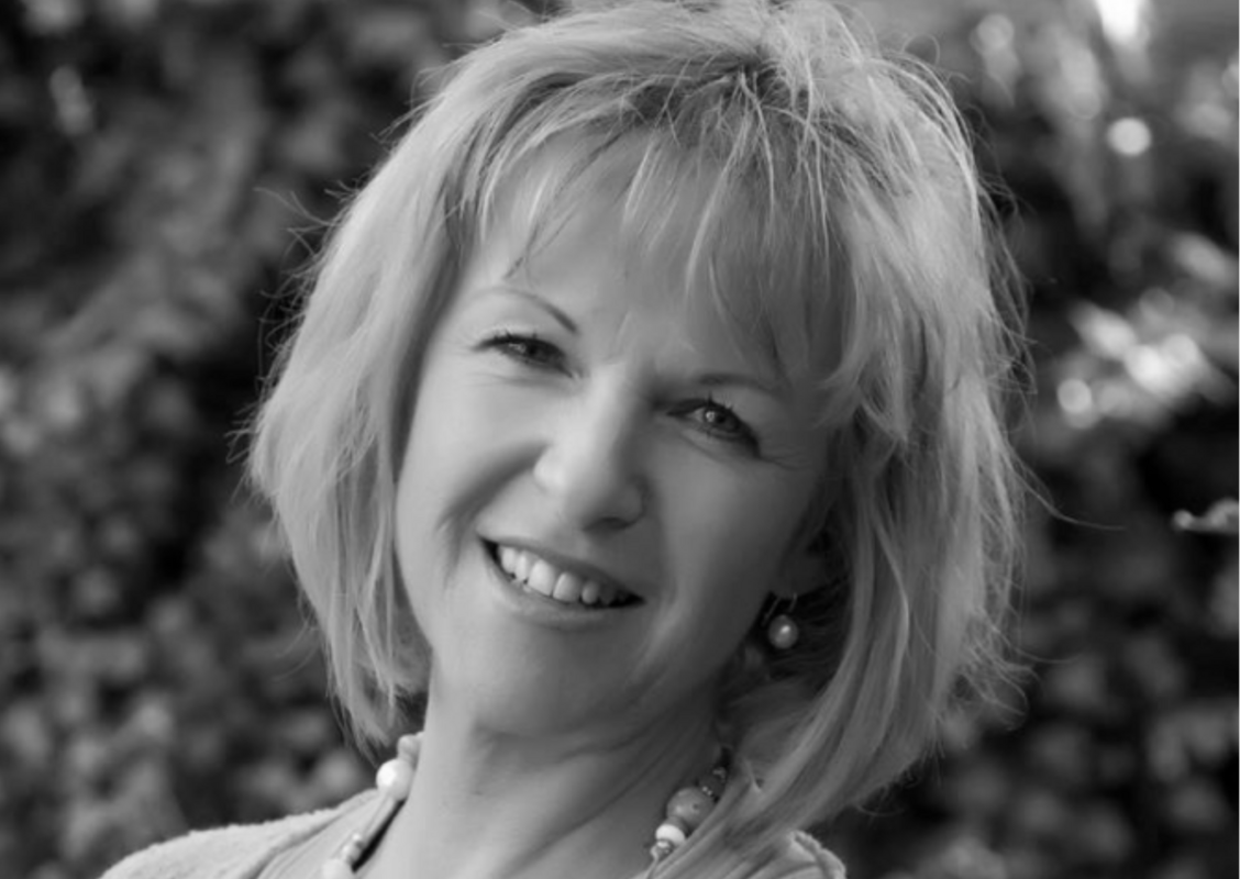 Inspirational, motivational talk by Dr Susie Mitchell | An hour for others